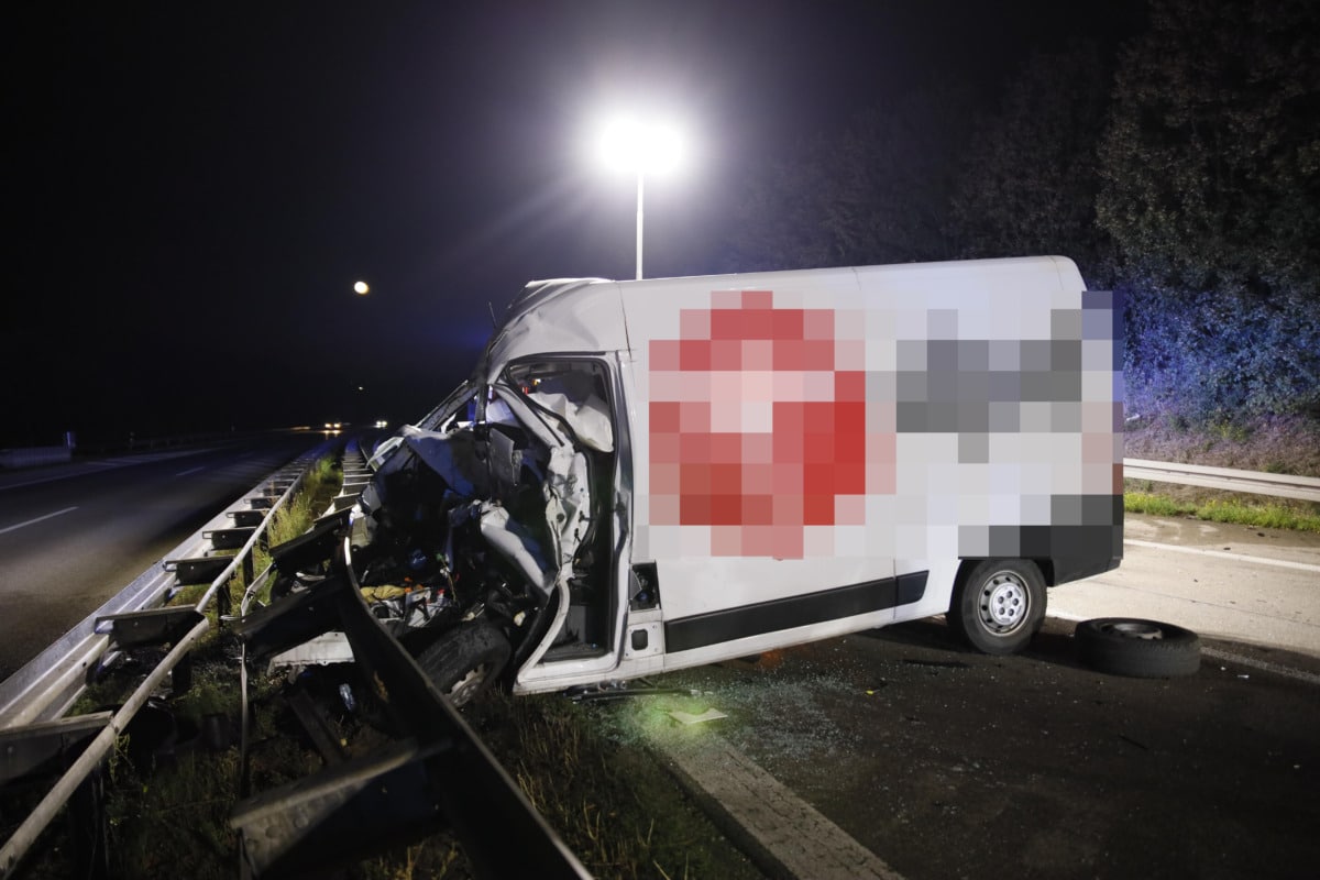 Tödlicher Unfall auf A96 bei Buchloe | Paketzusteller fährt in LKW-Heck ...