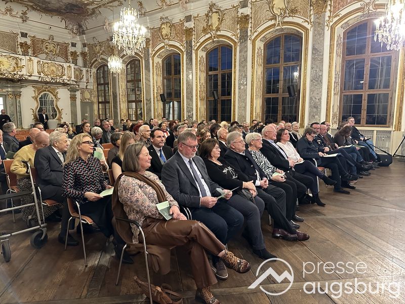 Verdienstmedaille „Für Augsburg“ | Stadt ehrt engagierte Bürgerinnen ...
